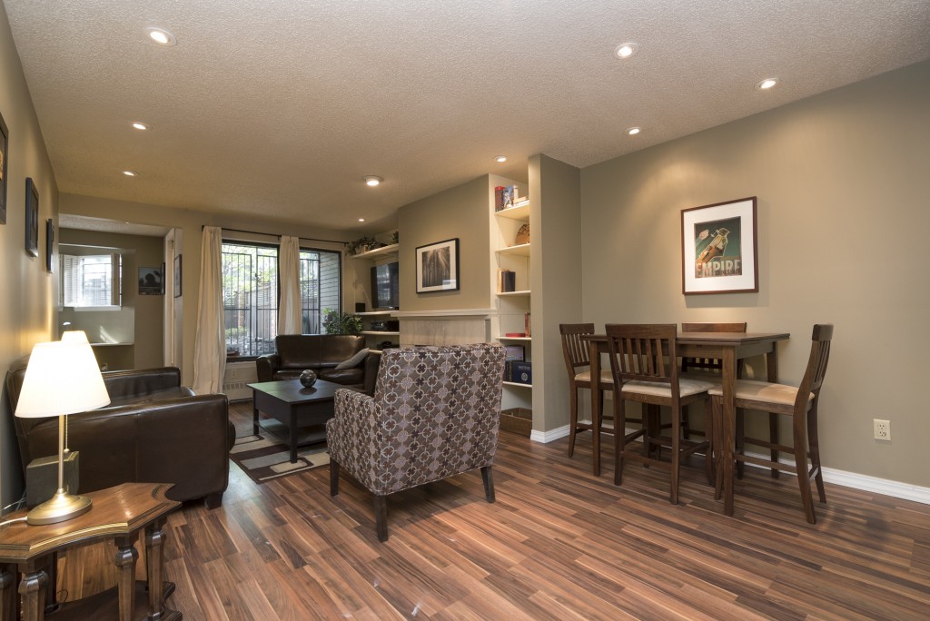Private Patio & Unique Condo – Karen King & Associates Inc.